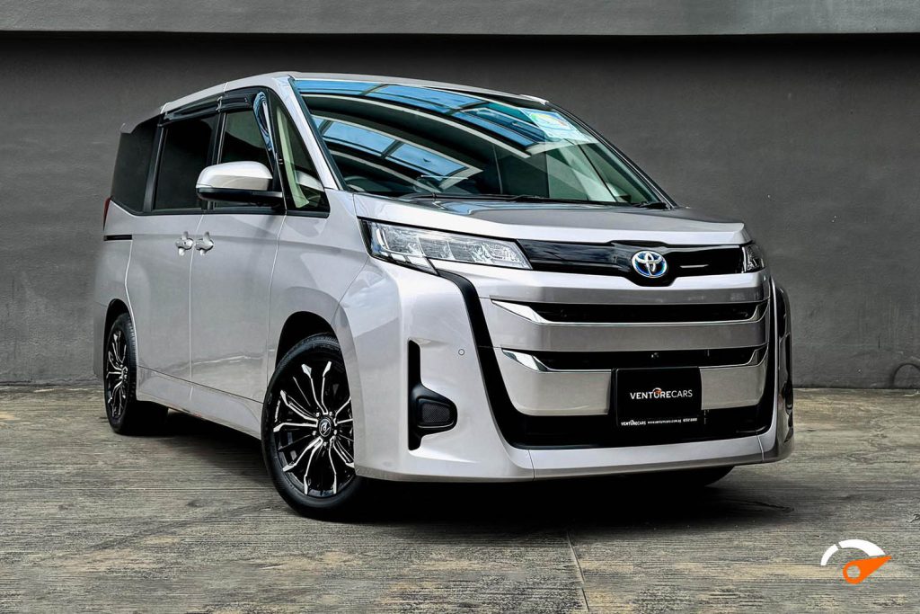 Toyota Noah Hybrid - Venture Cars