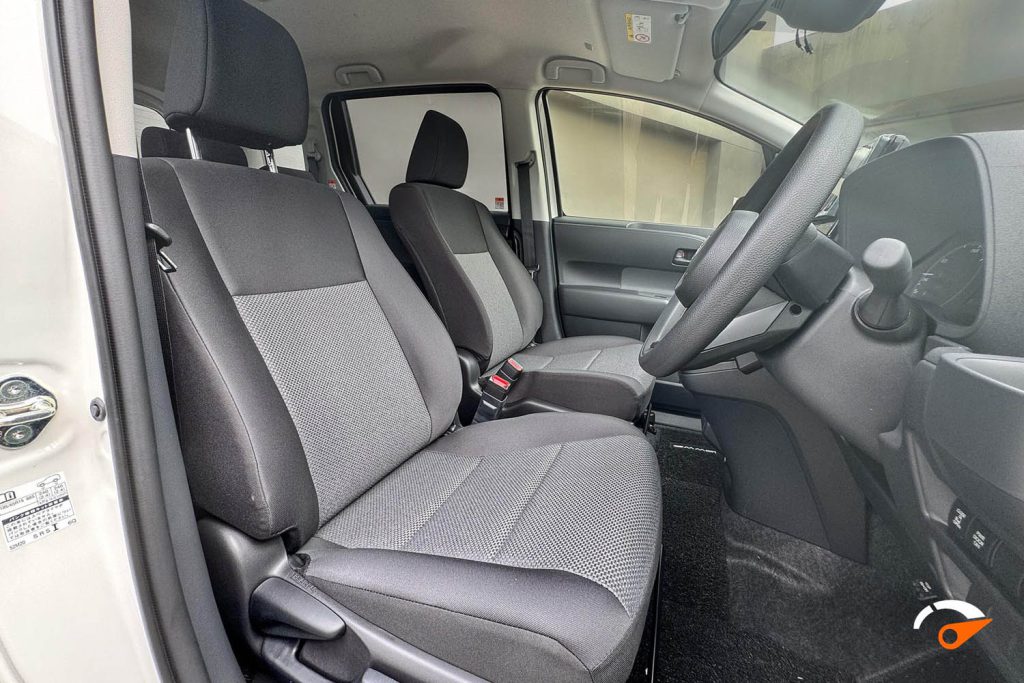 Toyota Sienta Hybrid - Venture Cars
